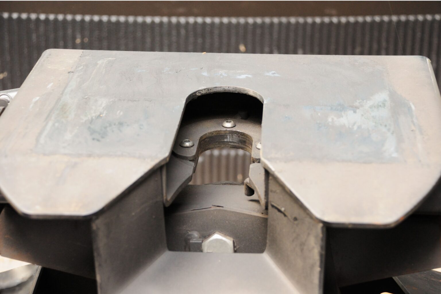 Guia completo sobre quinta-roda: o que é e como funciona?